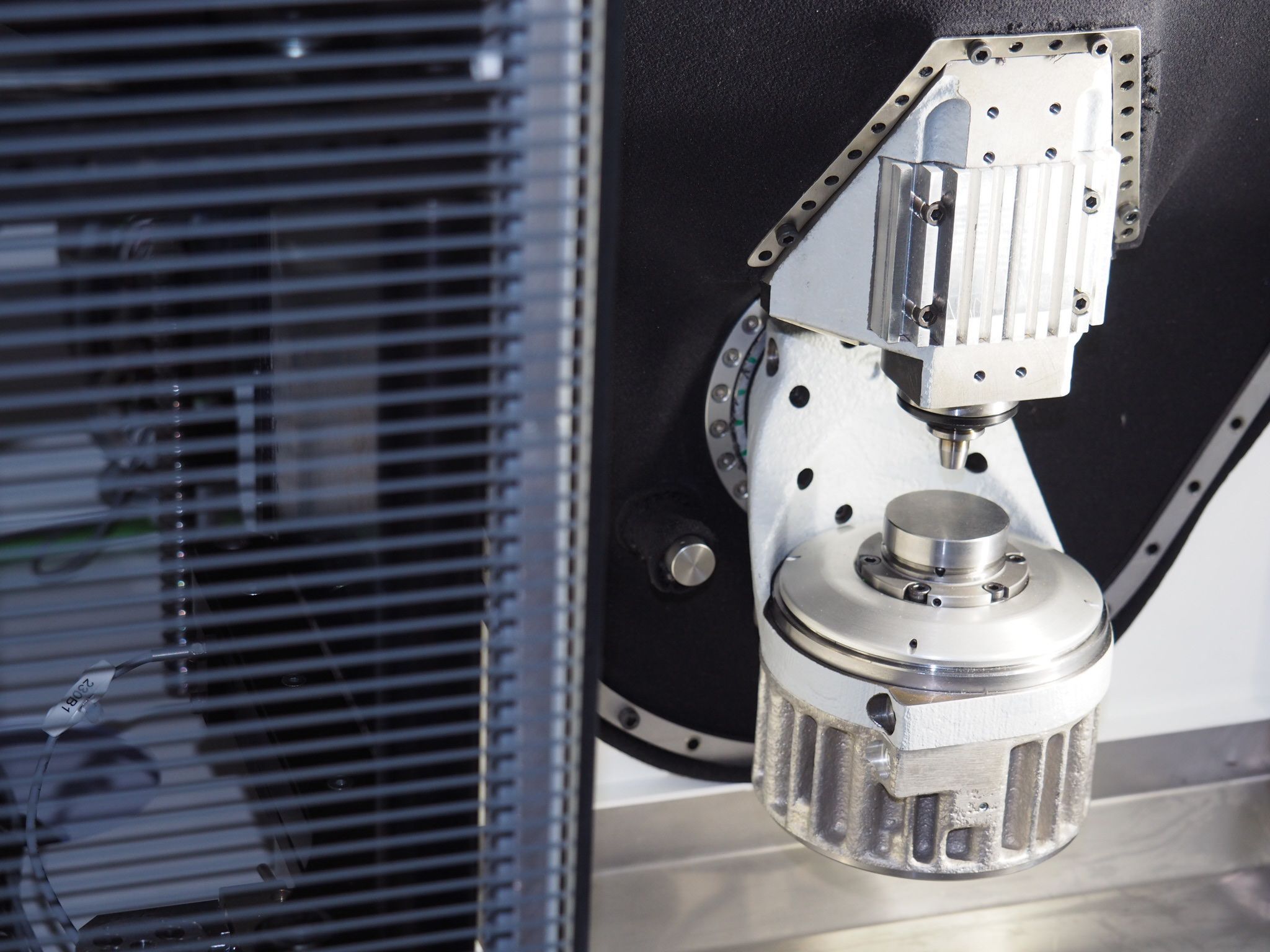 Les premières Micro5 ont été livrées par Mecatis! | micro5.chiron-group.com